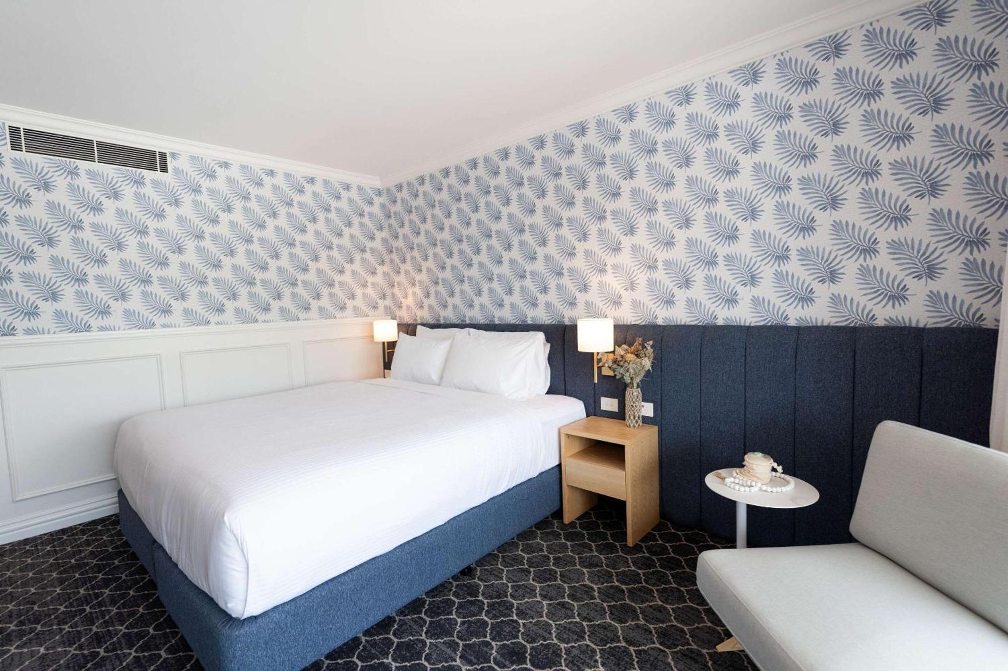 HOTEL BEACHCOMBER | ⋆⋆⋆ | TOUKLEY, AUSTRALIA | SEASON DEALS FROM $105