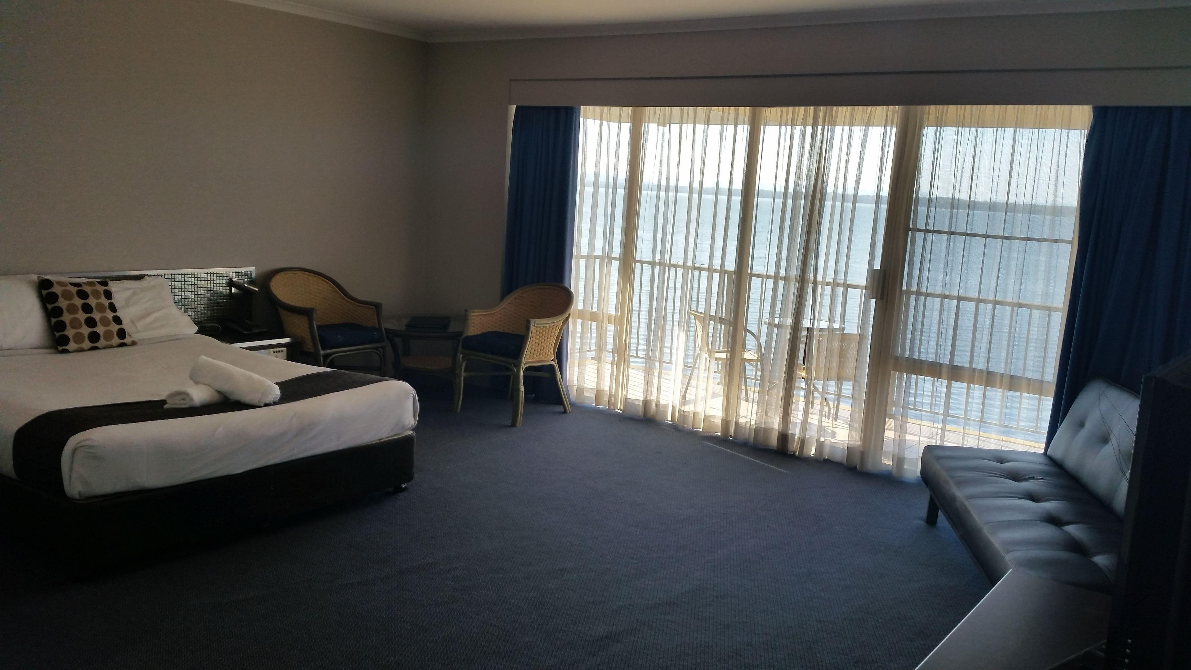 HOTEL BEACHCOMBER | ⋆⋆⋆ | TOUKLEY, AUSTRALIA | SEASON DEALS FROM $105