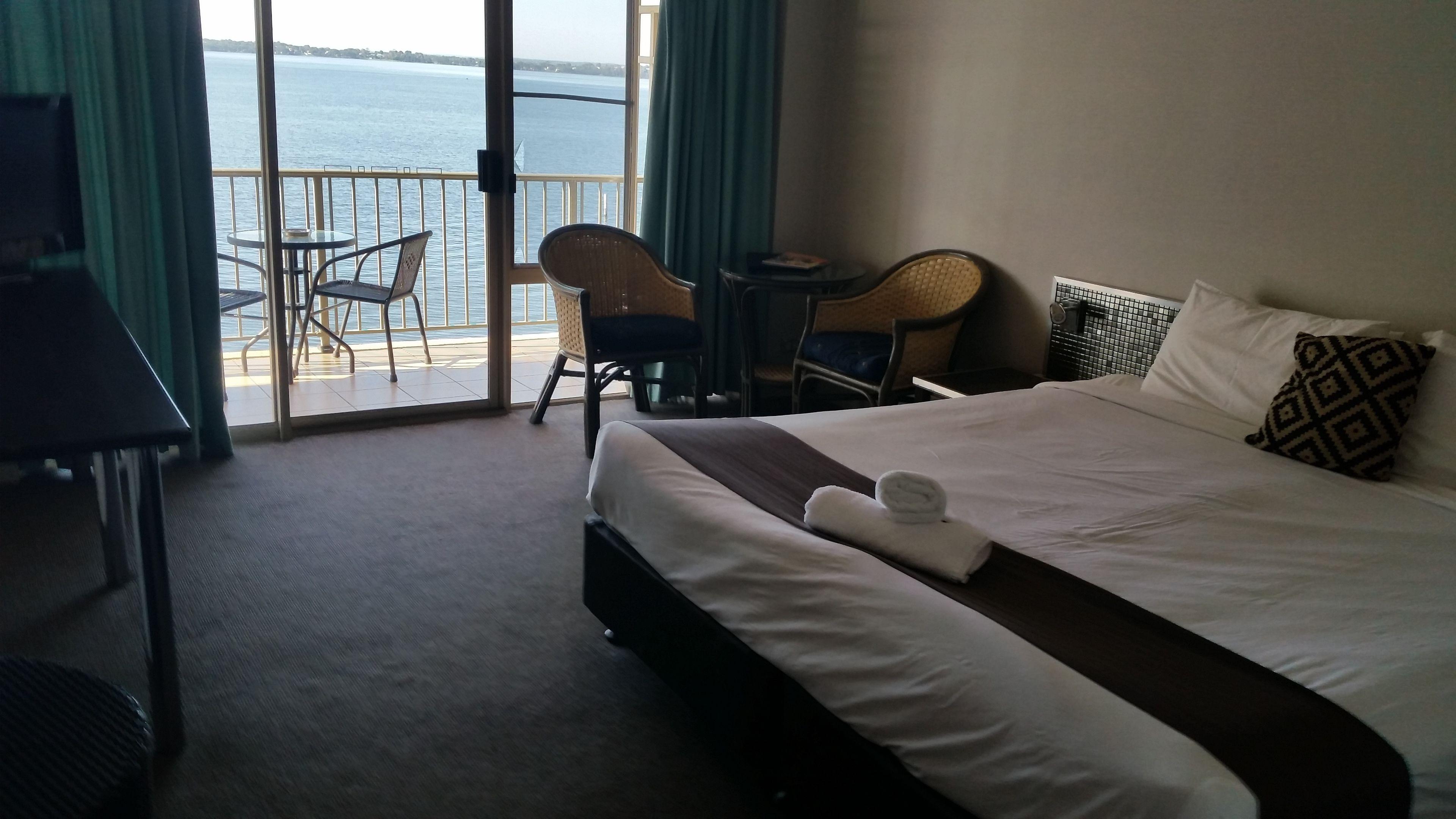 HOTEL BEACHCOMBER | ⋆⋆⋆ | TOUKLEY, AUSTRALIA | SEASON DEALS FROM $105