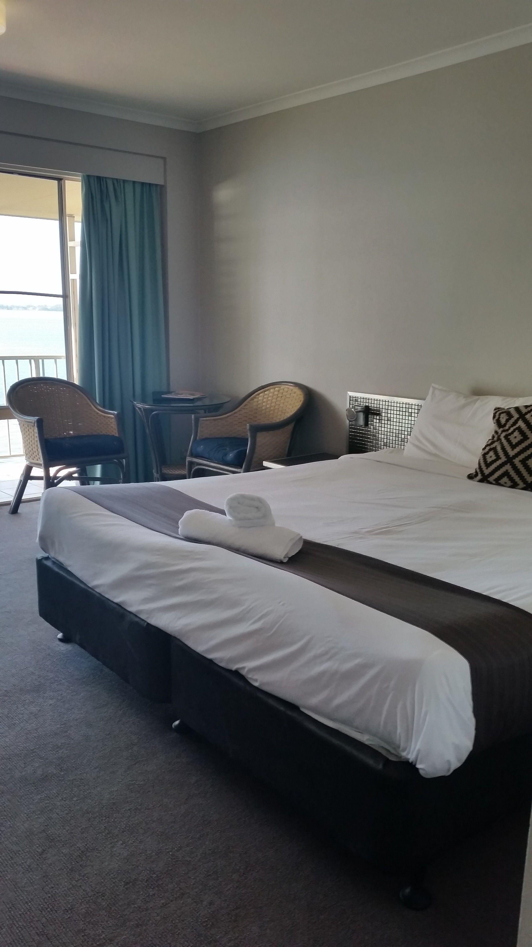 HOTEL BEACHCOMBER | ⋆⋆⋆ | TOUKLEY, AUSTRALIA | SEASON DEALS FROM $105