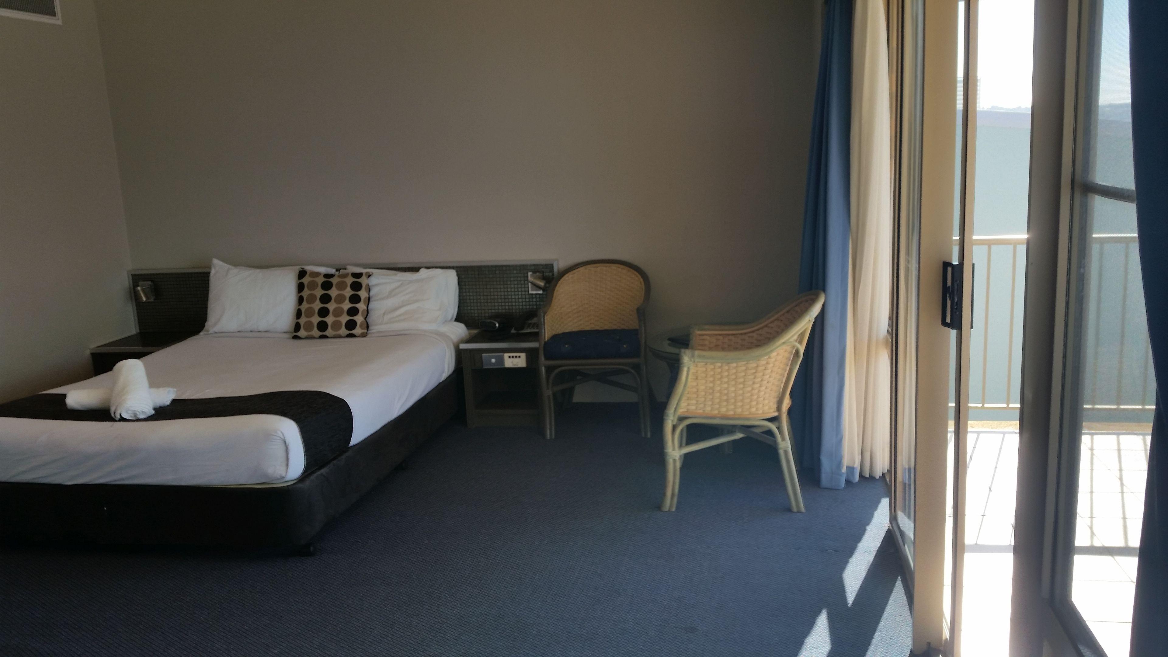 HOTEL BEACHCOMBER | ⋆⋆⋆ | TOUKLEY, AUSTRALIA | SEASON DEALS FROM $105